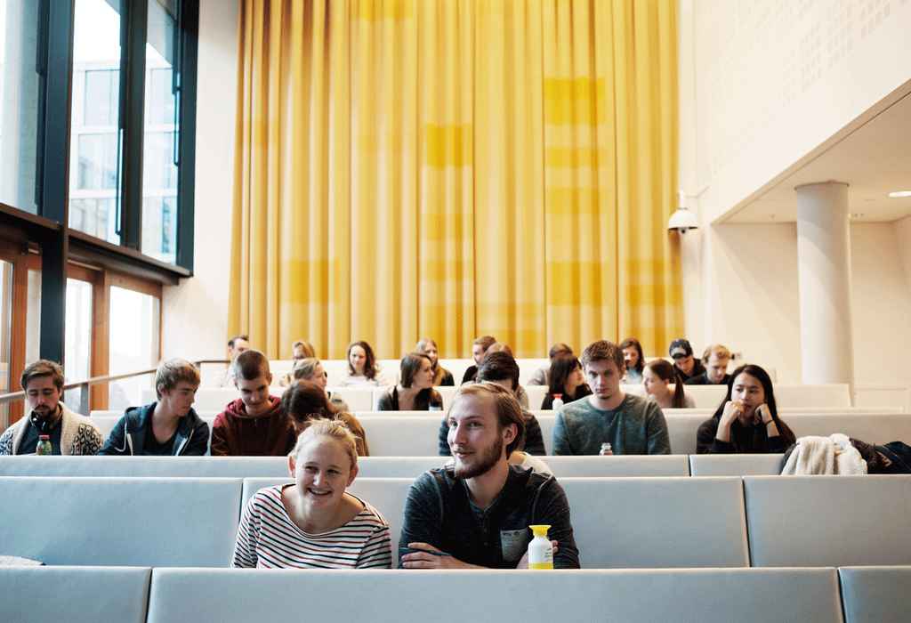 Review 2022-2023 - University of Amsterdam